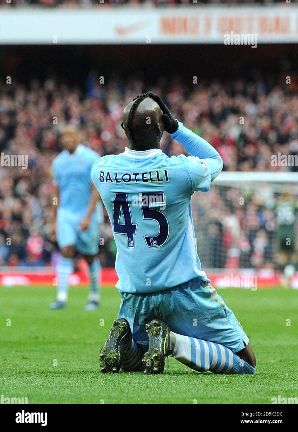 English league referee martin atkinson hi-res stock photography and ...