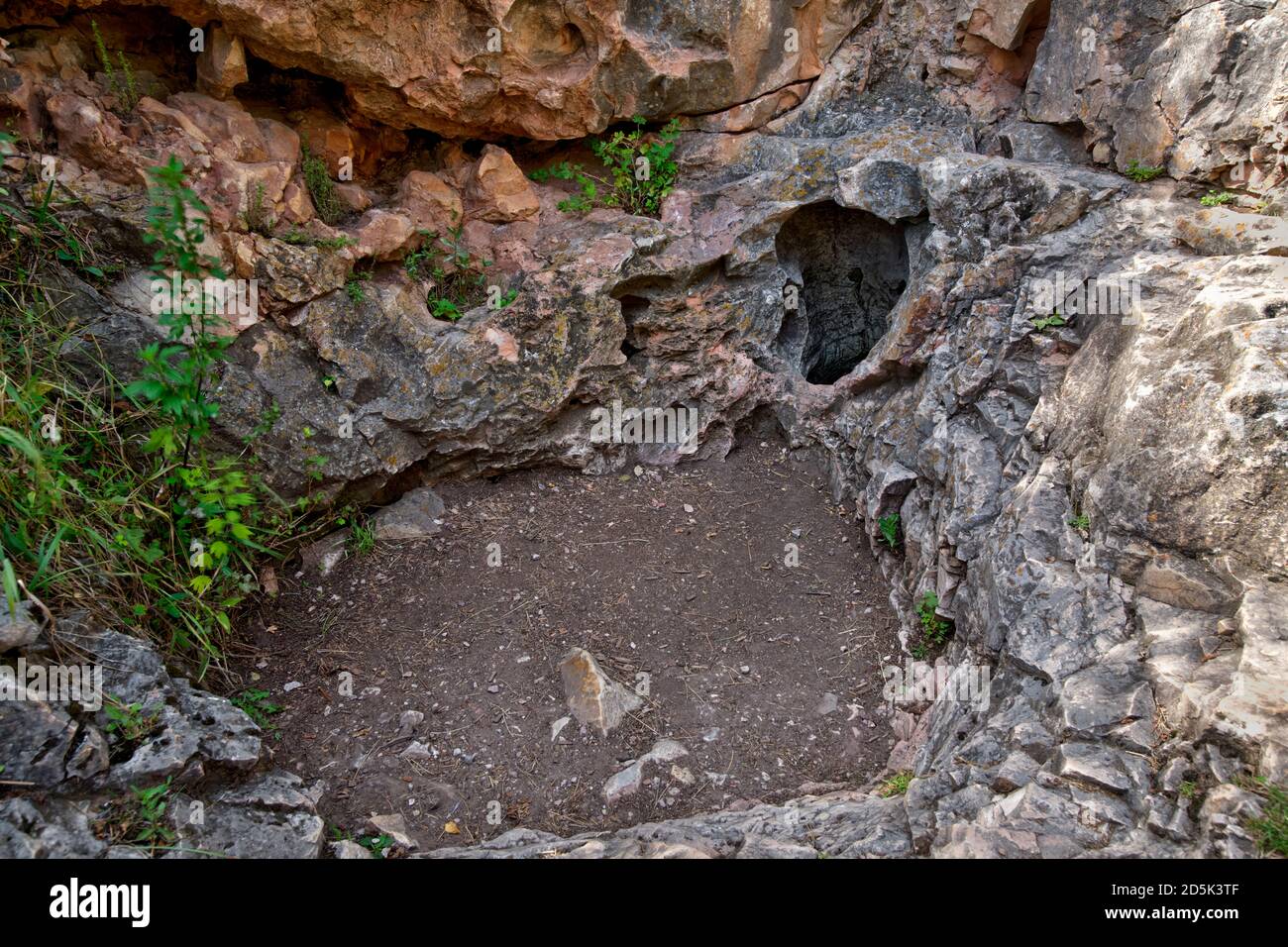 Natural Entrance to Wind Cave, Wind Cave National Park, South Dakota ...
