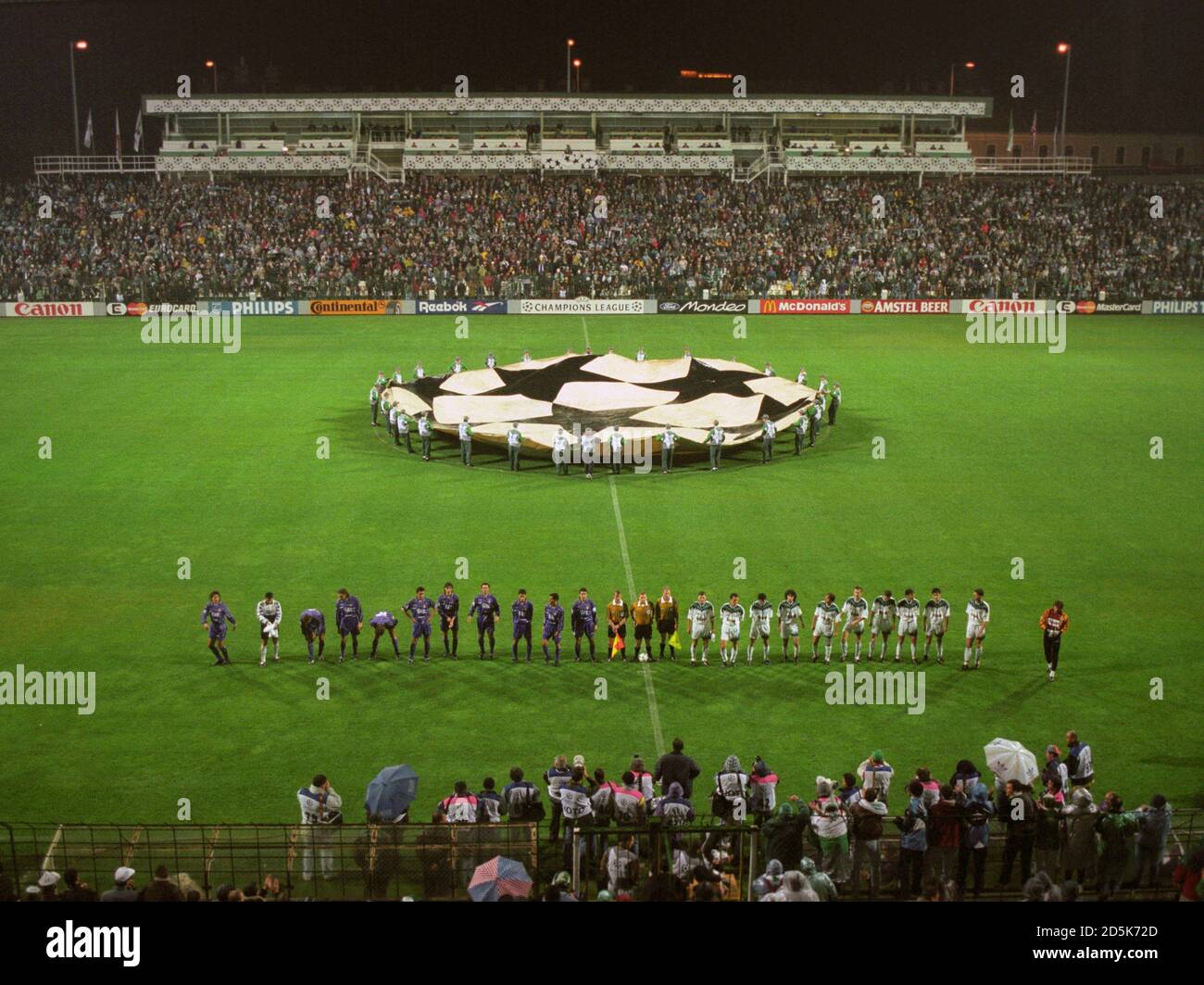 Teams line up before the start of the game Stock Photo - Alamy