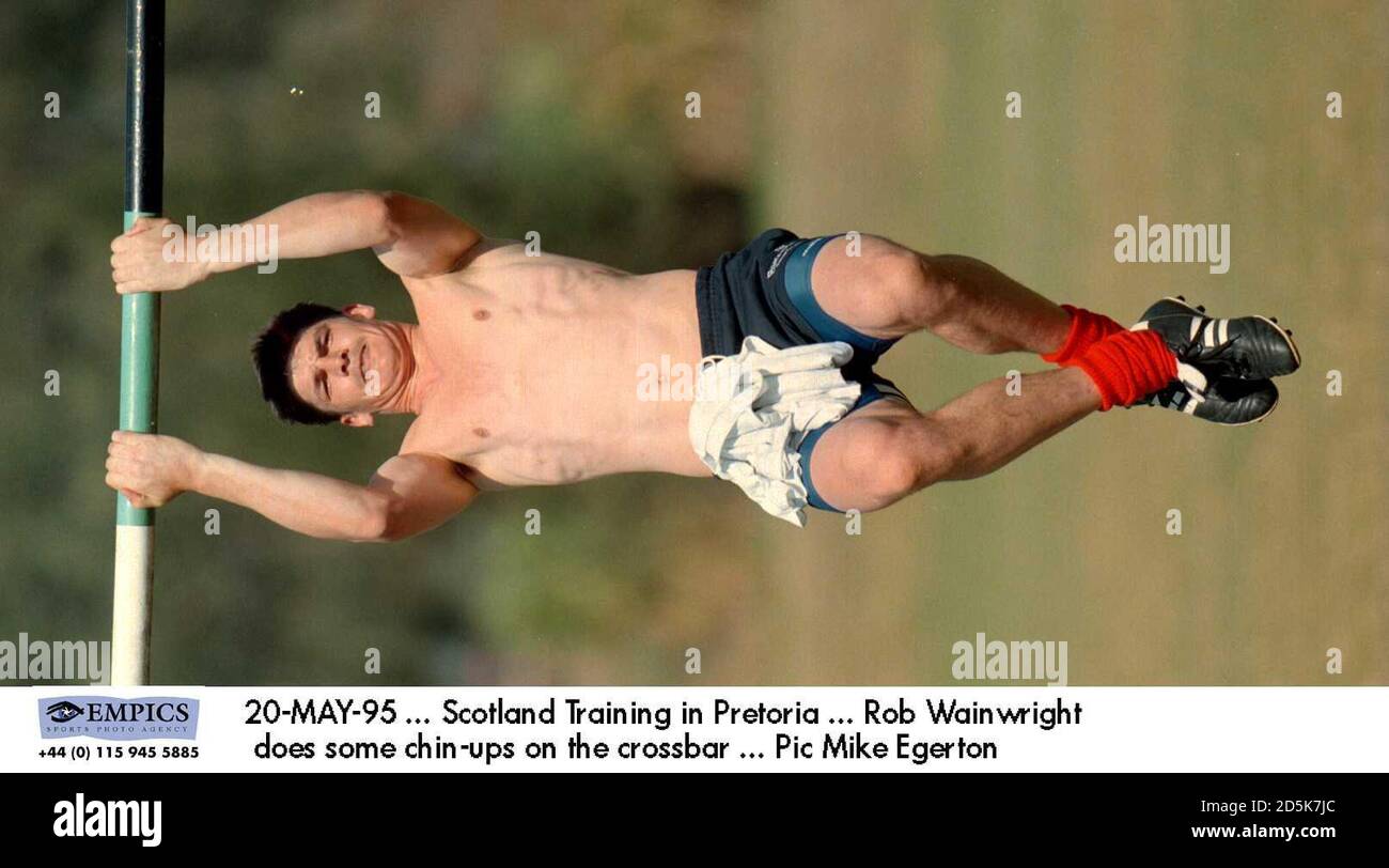 20-MAY-95 ... Scotland Training in Pretoria ... Rob Wainwright does ...