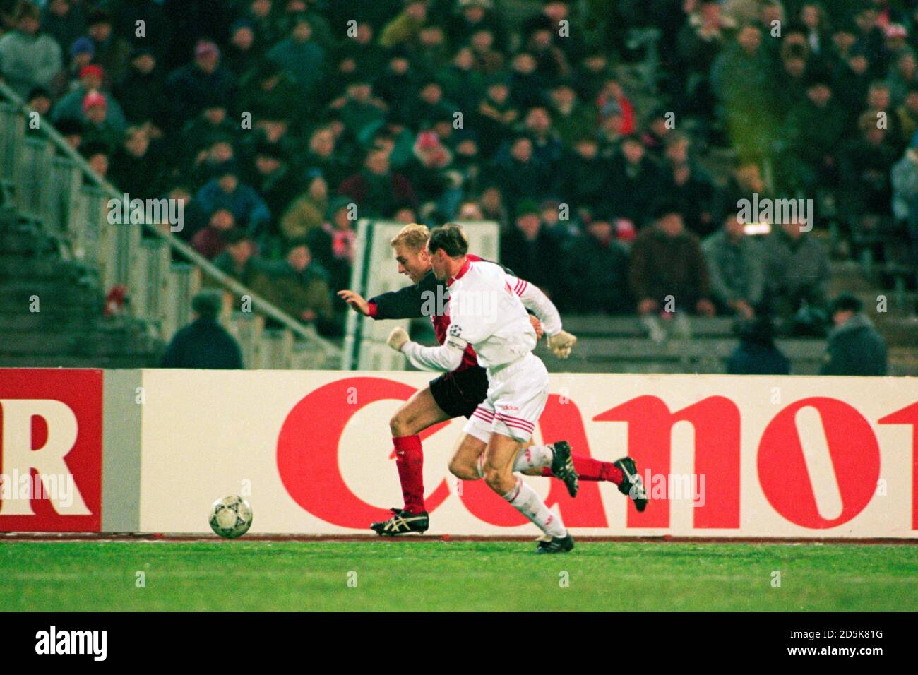 Stuart Ripley, Blackburn Rovers, runs with the ball Stock Photo - Alamy
