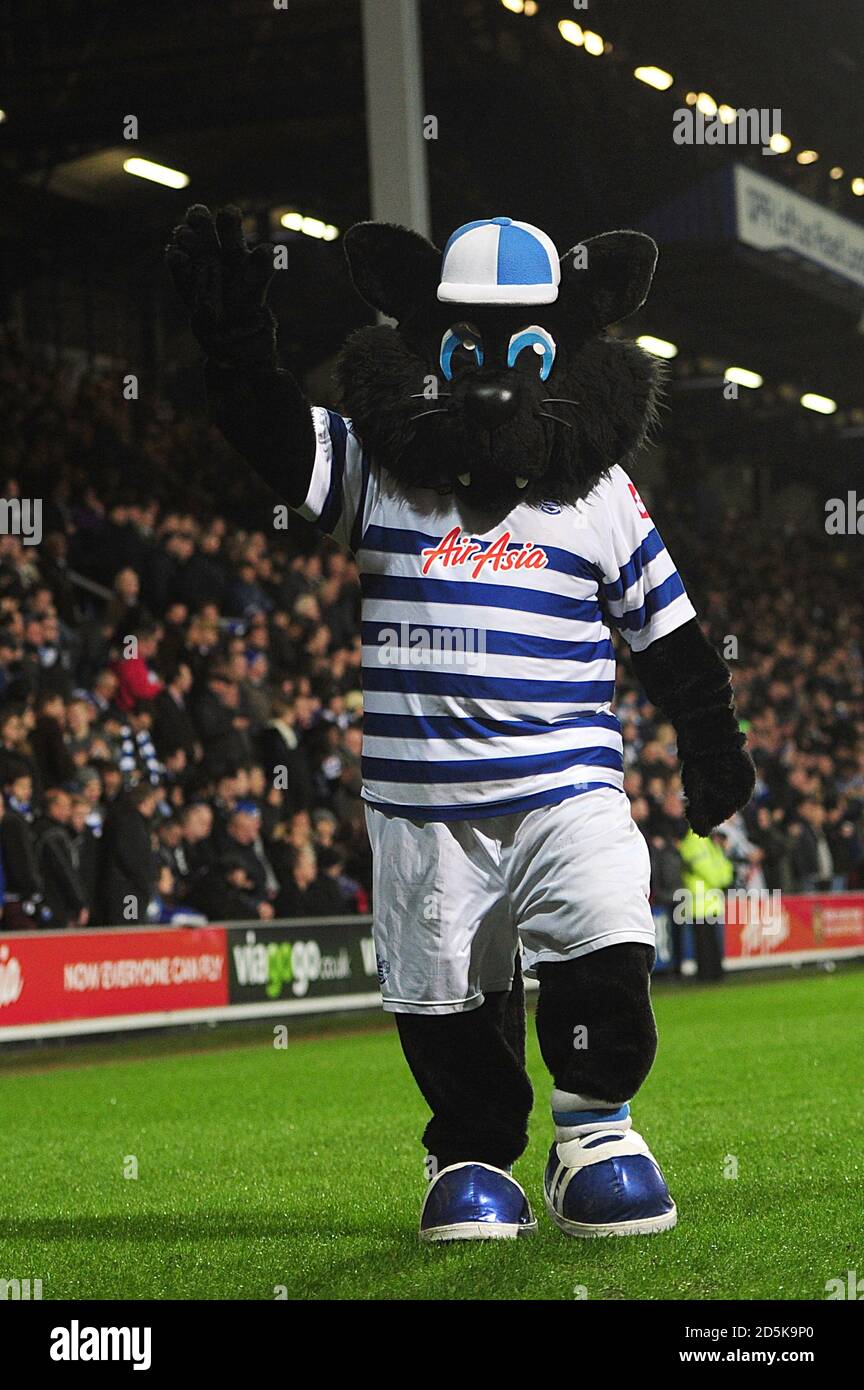 Queens park rangers mascot hi-res stock photography and images - Alamy