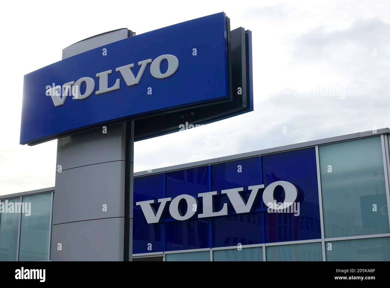 Volvo logos hi-res stock photography and images - Alamy