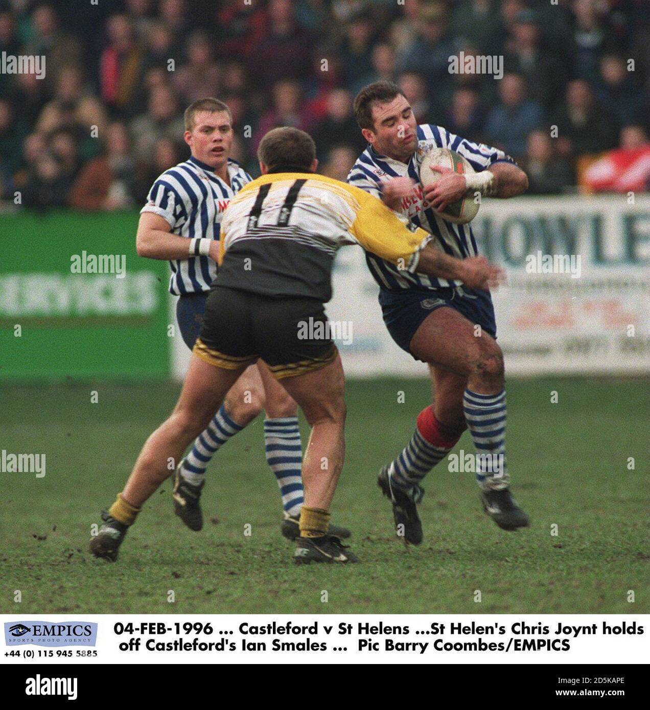 St Helen's Chris Joynt holds off Castleford's Ian Smales Stock Photo ...