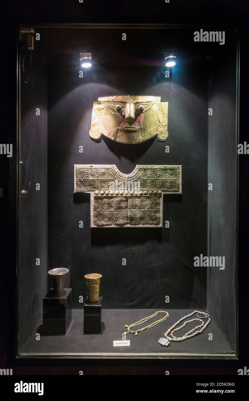 Gold mask of Sican culture, The metalware gallery, "National Museum of ...