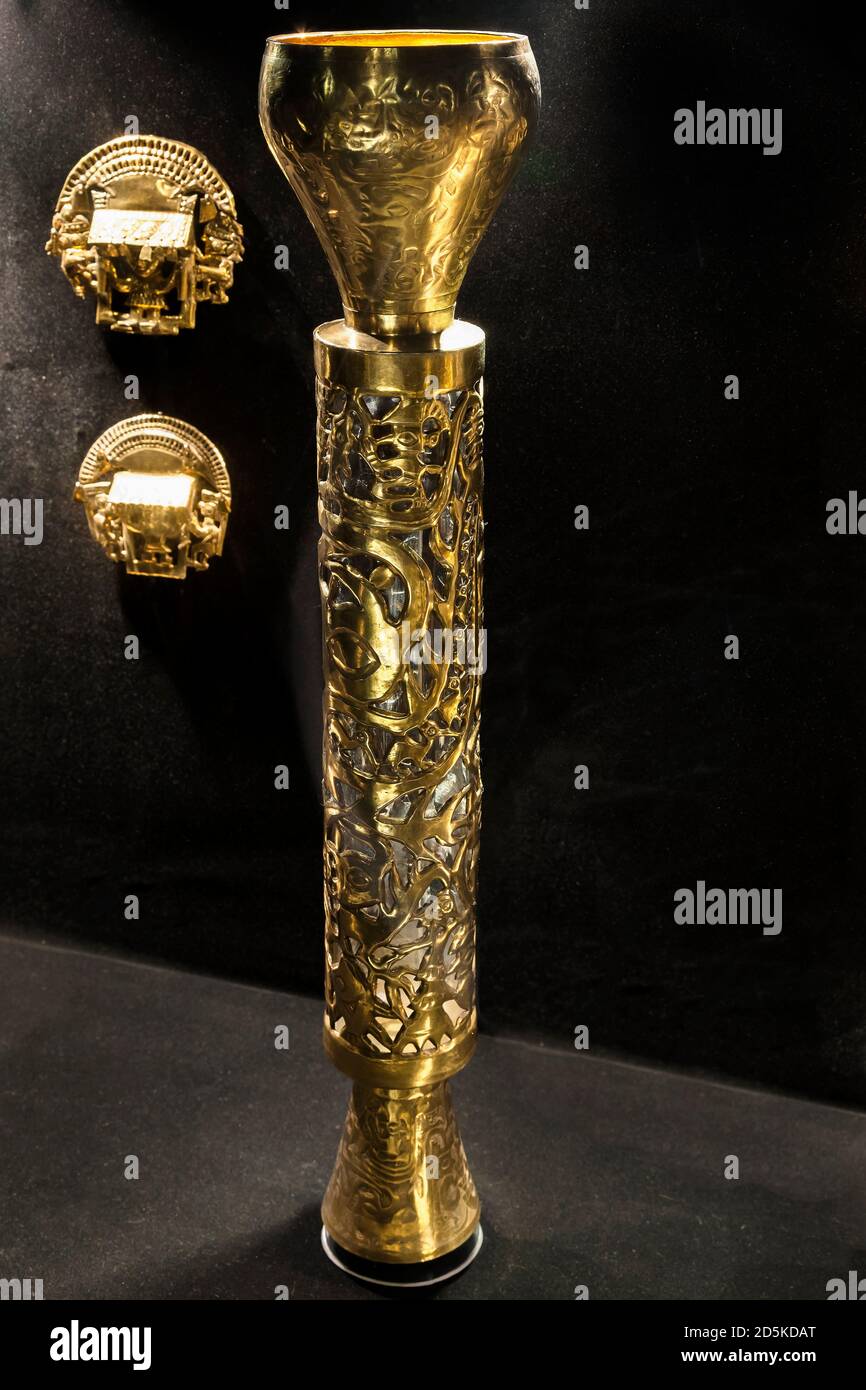 Gold vessel of chimu culture, The metalware gallery, "National Museum ...