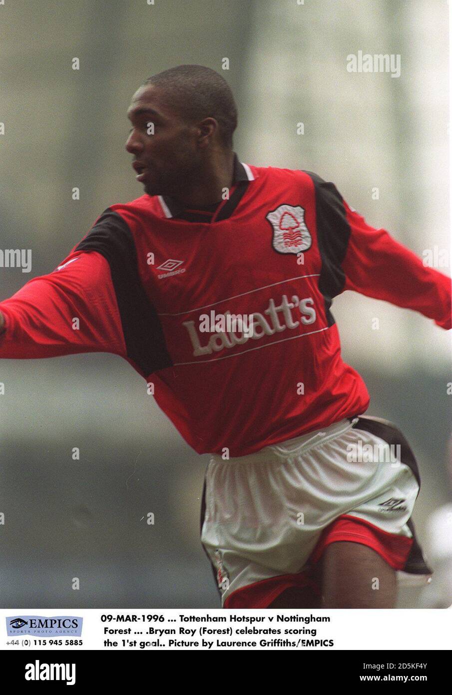 Tottenham hotspur nottingham forest hi-res stock photography and images ...