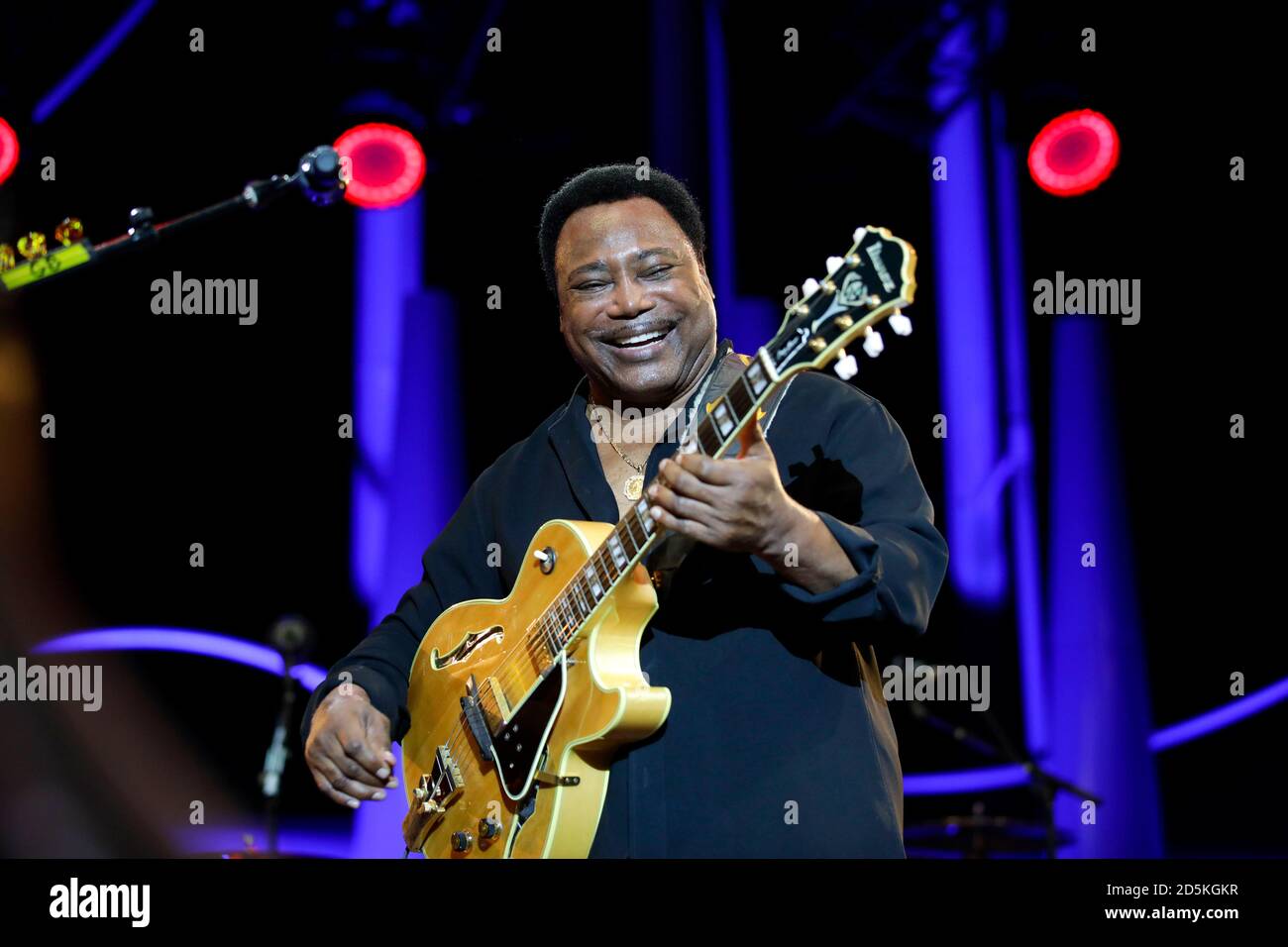 George benson jazz hi-res stock photography and images - Alamy