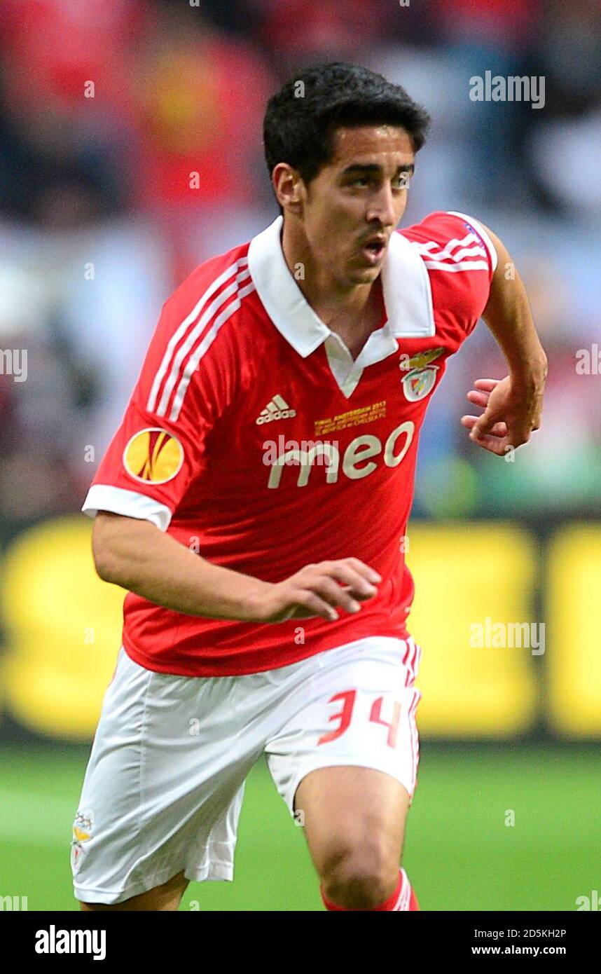 Ezequiel Garay, Benfica Stock Photo - Alamy