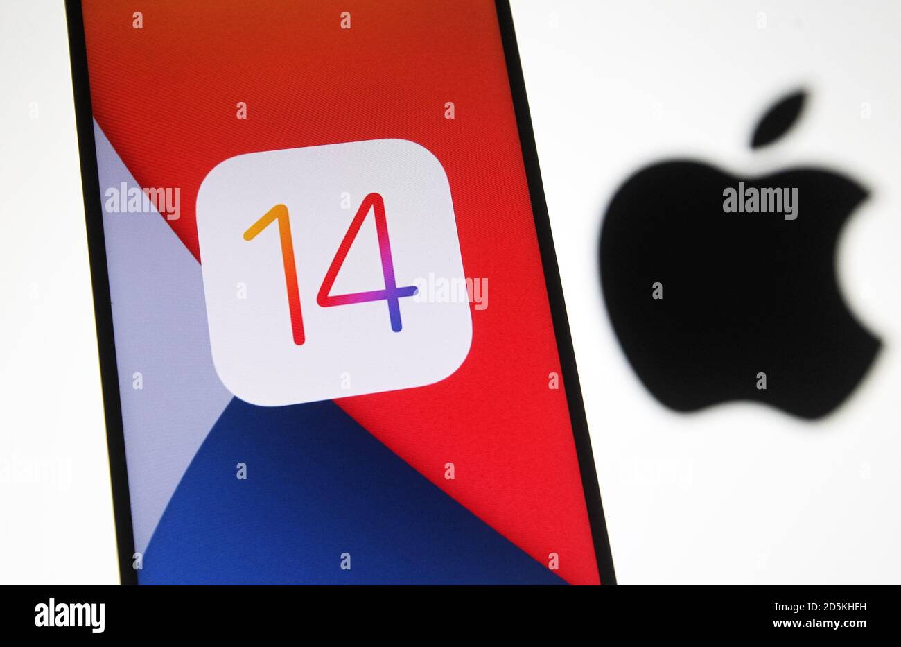 Operating system logos hi-res stock photography and images - Alamy