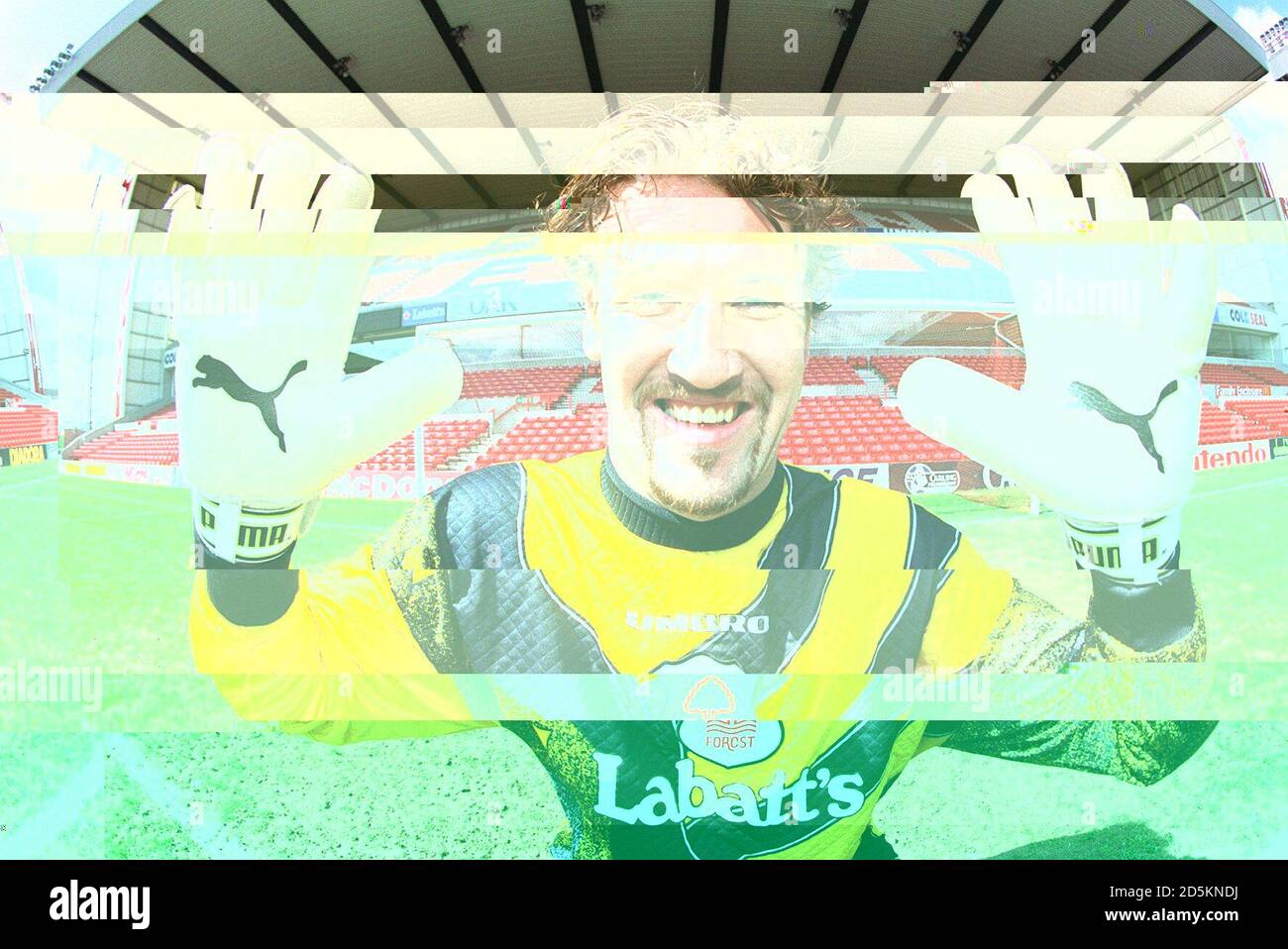 Mark Crossley, Nottingham Forest at the City Ground Stock Photo - Alamy