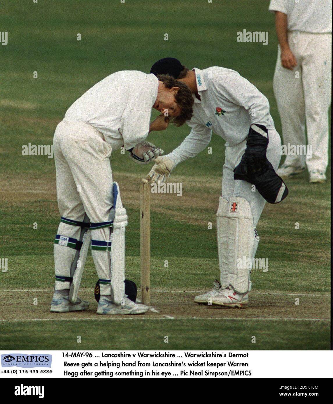 Warren hegg wicket cricket hi-res stock photography and images - Alamy