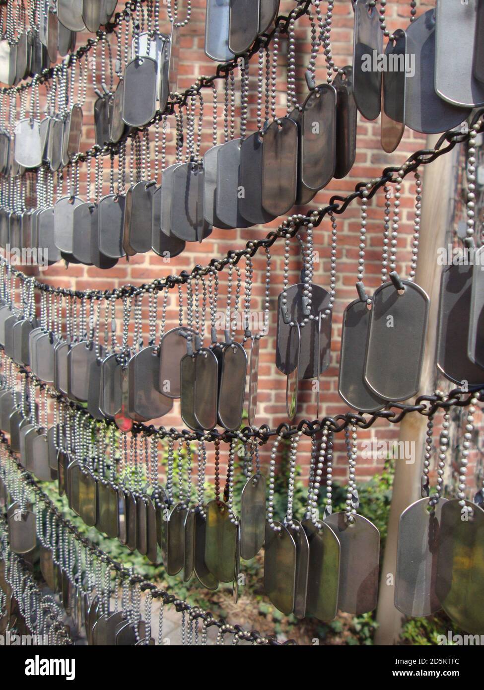 Army chains hi-res stock photography and images - Alamy