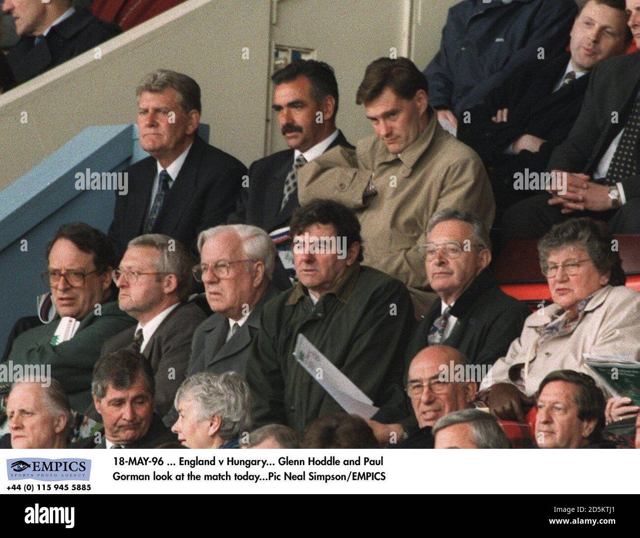 Glenn Hoddle and John Gorman look at the match today Stock Photo - Alamy