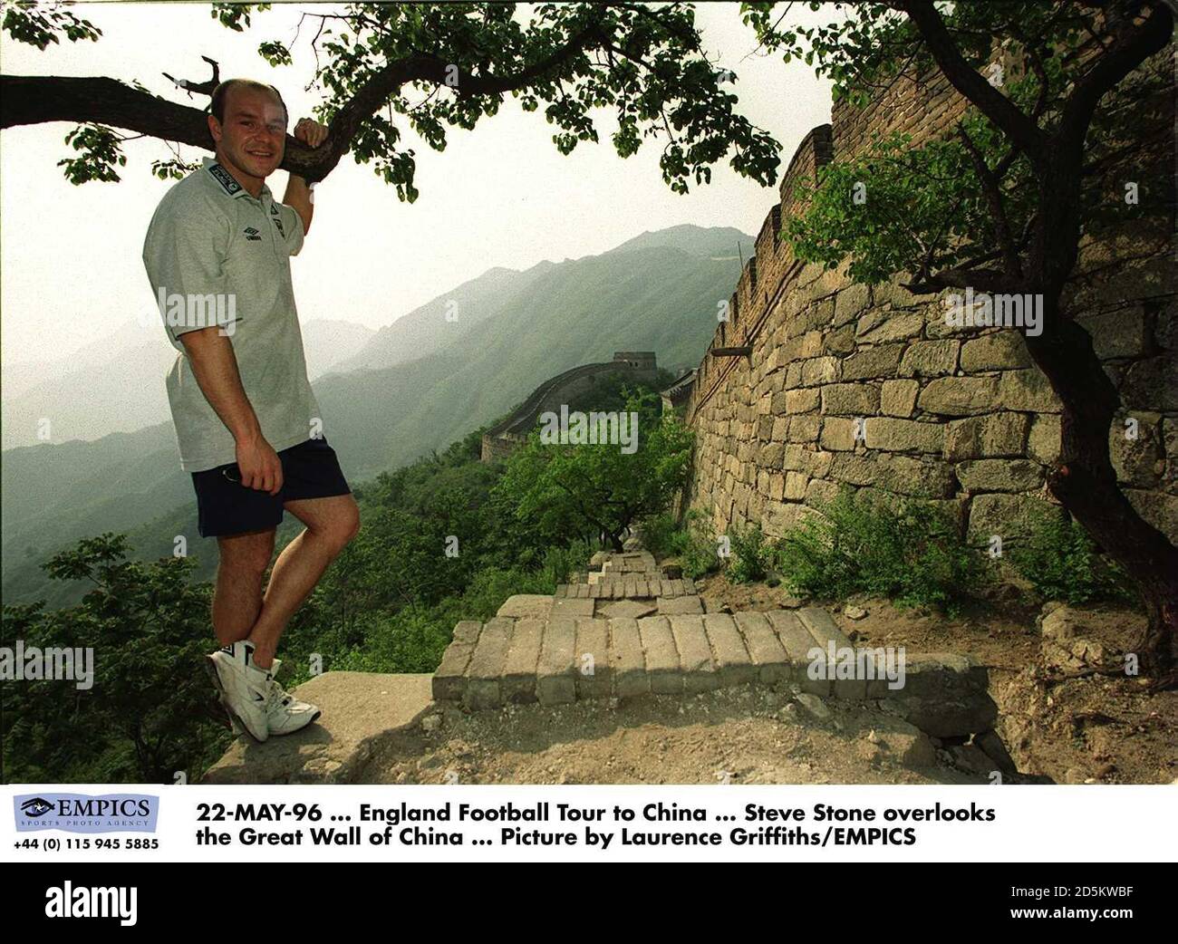 Steve Stone overlooks the Great Wall of China Stock Photo - Alamy