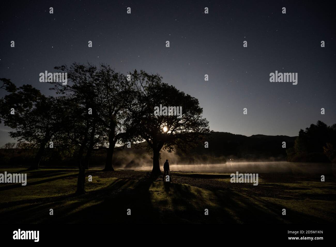 The 2020 October night sky on the first full moon, Wolf Moon ...