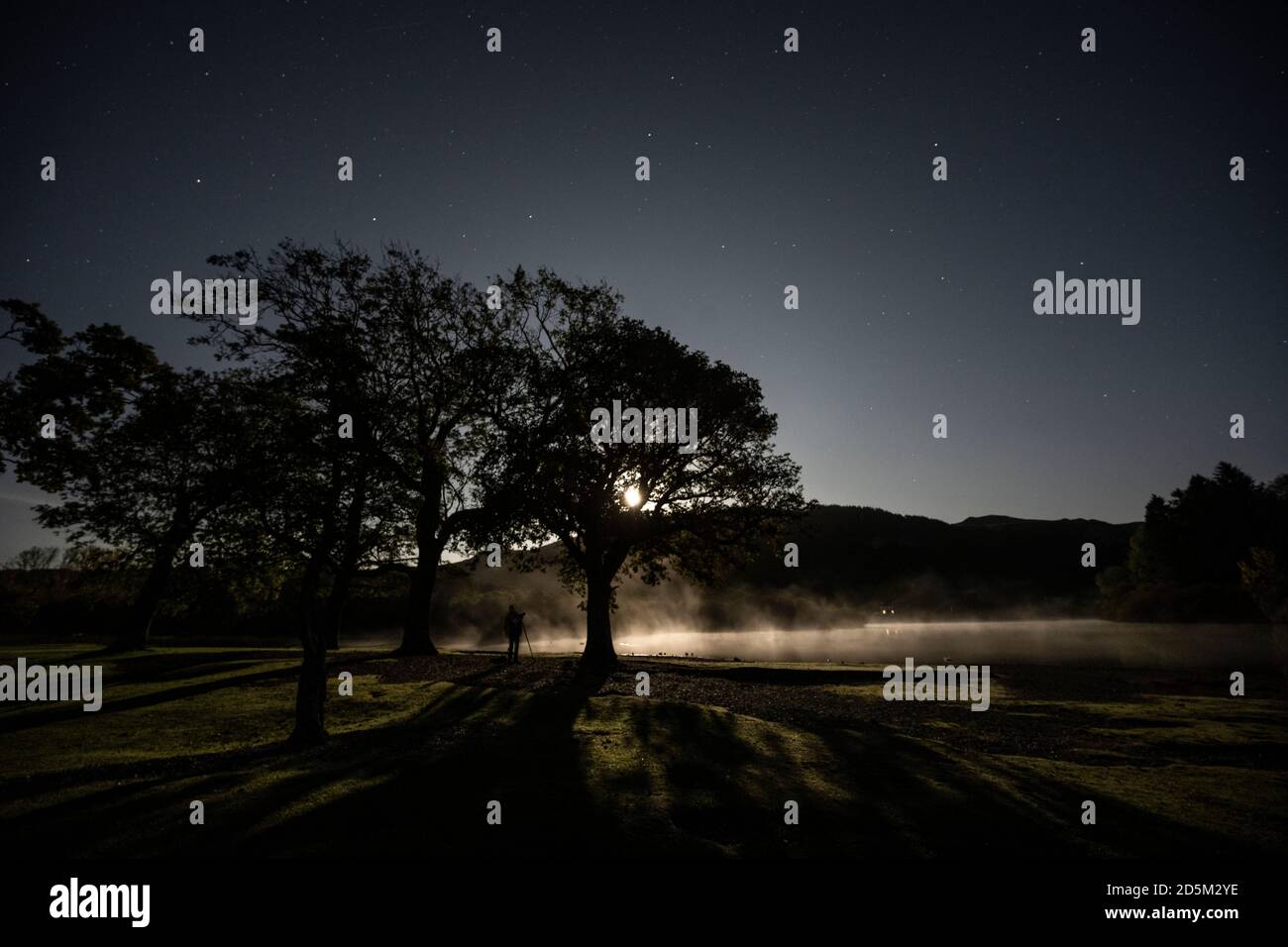 The 2020 October night sky on the first full moon, Wolf Moon ...