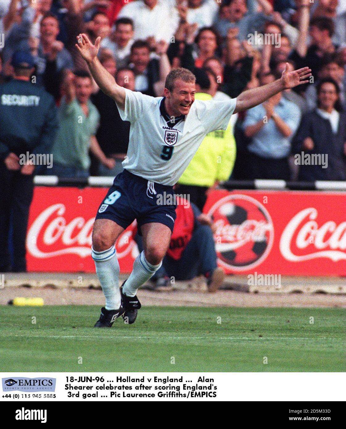 Alan Shearer celebrates after scoring England's 3rd goal Stock Photo ...