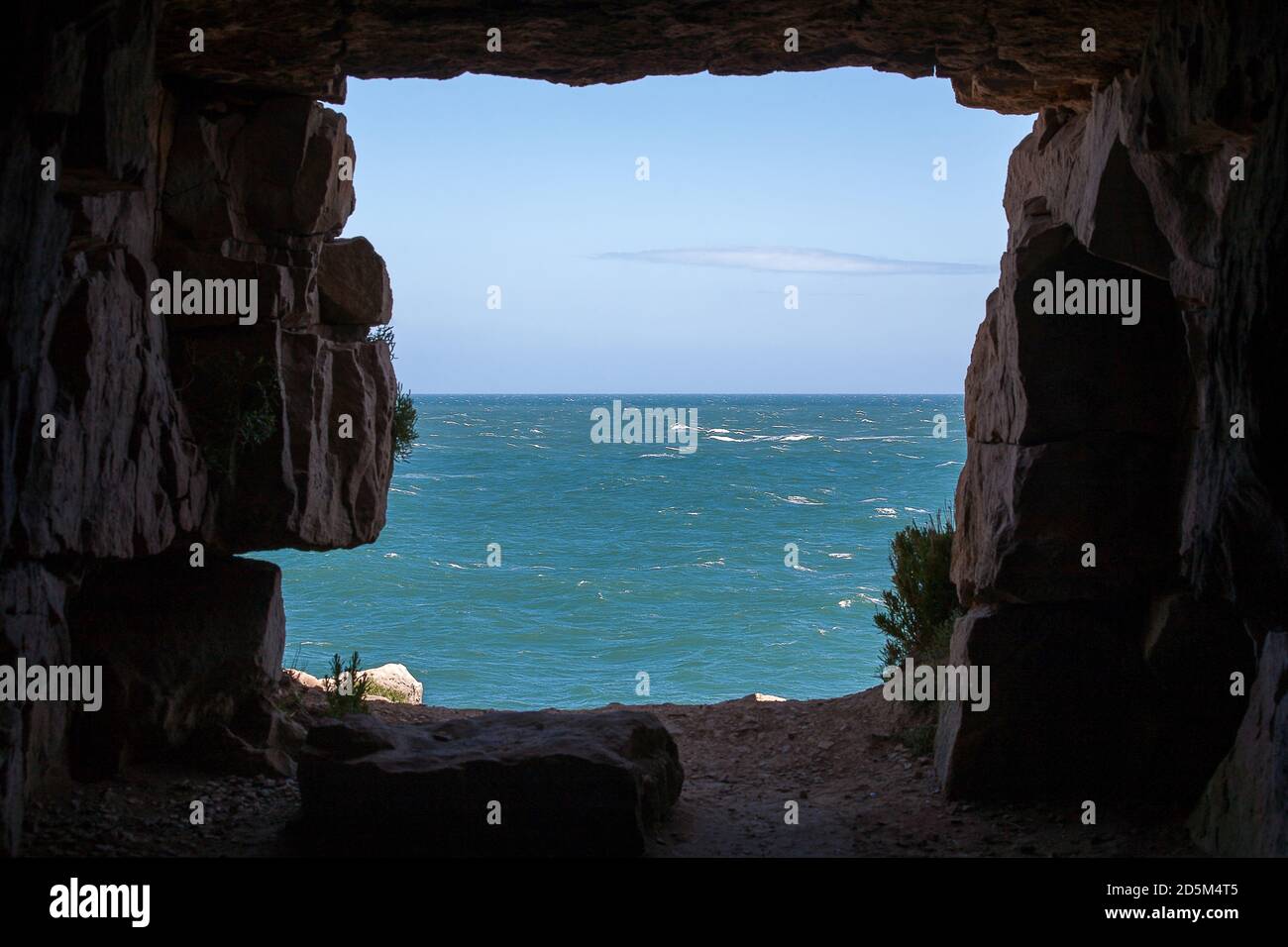 Seaside cave hi-res stock photography and images - Alamy