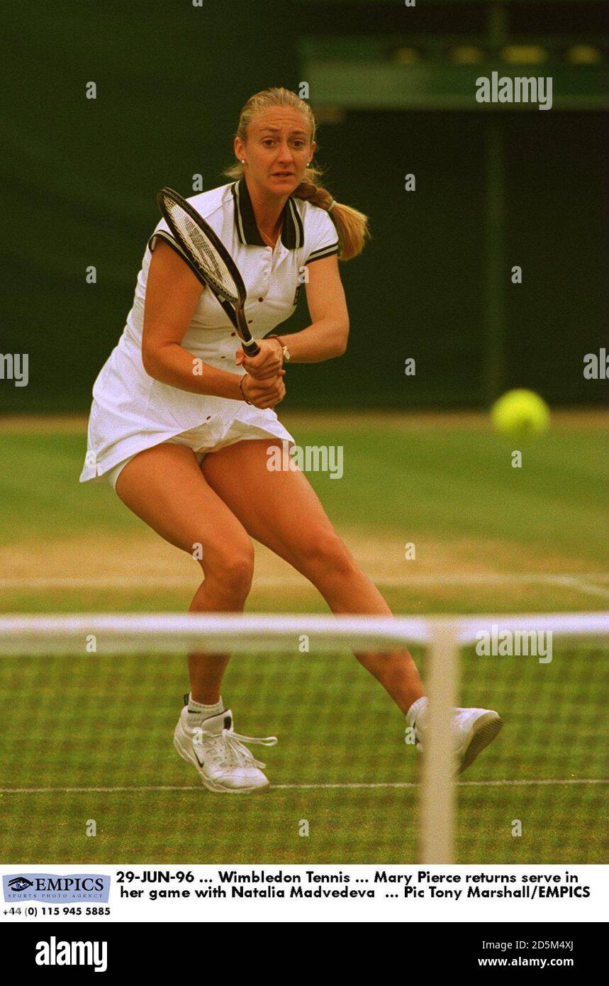 Mary pierce returns serve hi-res stock photography and images - Alamy