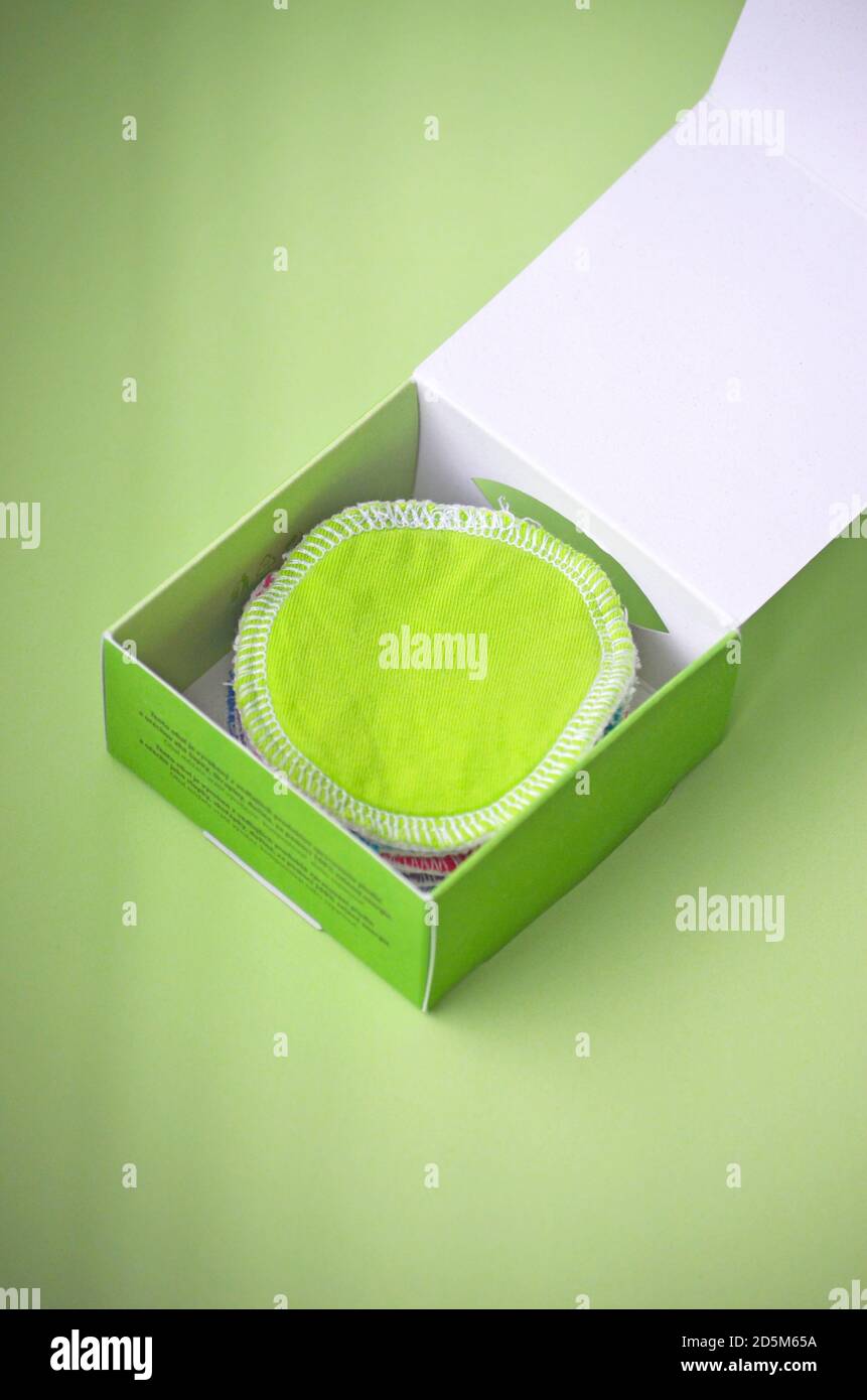 Reusable box hi-res stock photography and images - Alamy