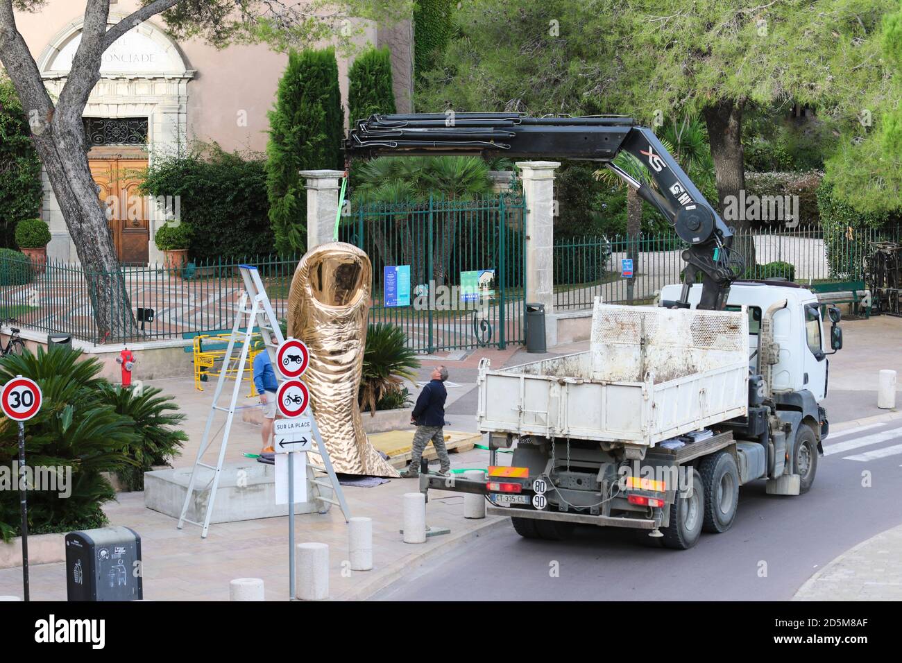 Pouce de cesar hi-res stock photography and images - Alamy