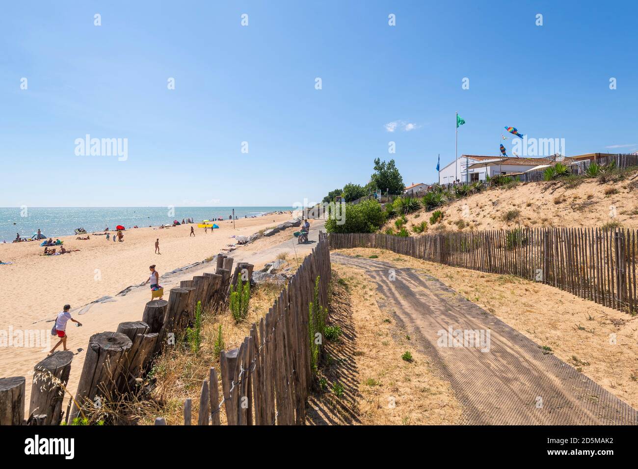La tranche sur mer sur la plage hi-res stock photography and images - Alamy