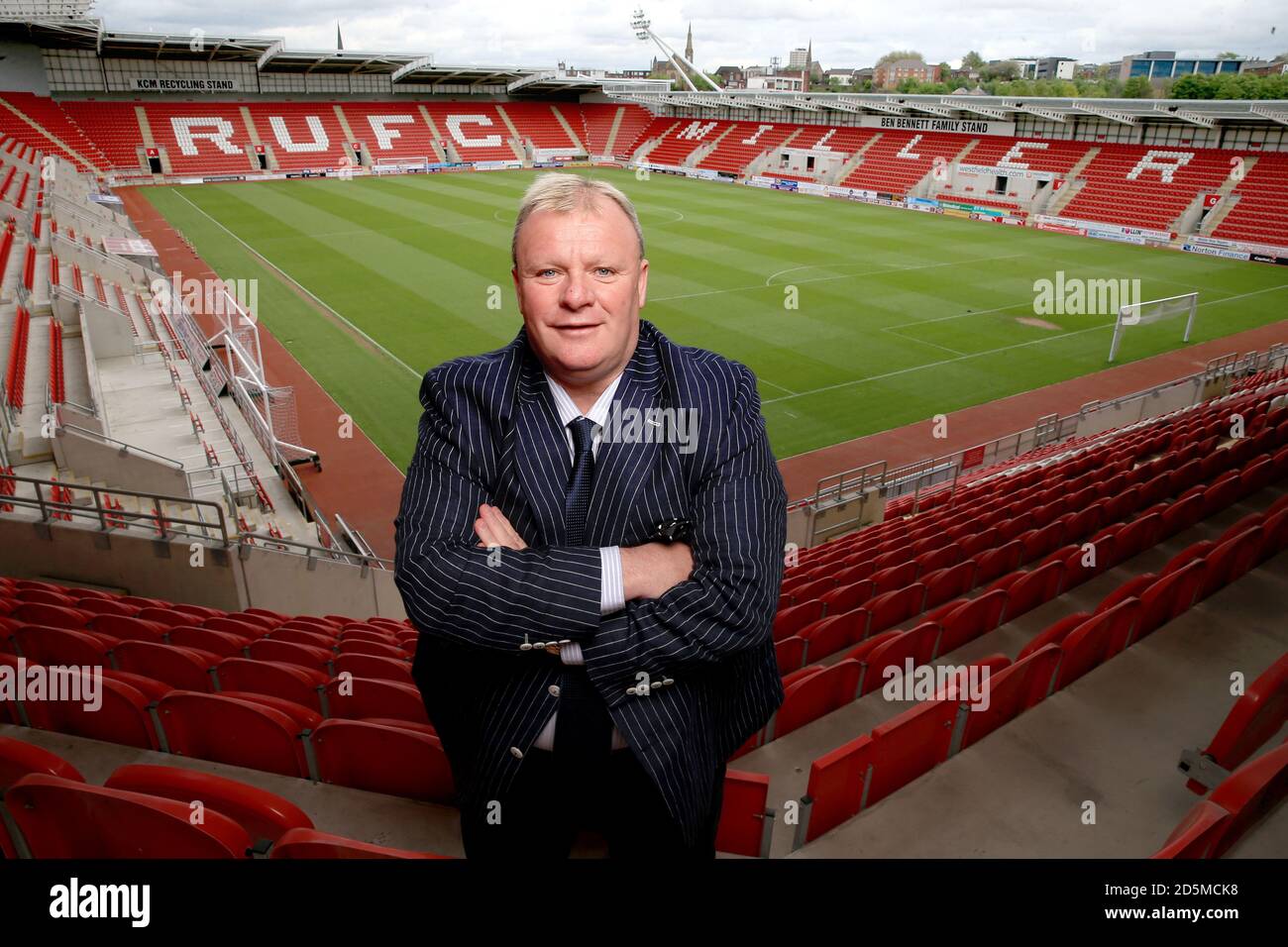 Rotherham manager Steve Evans Stock Photo - Alamy