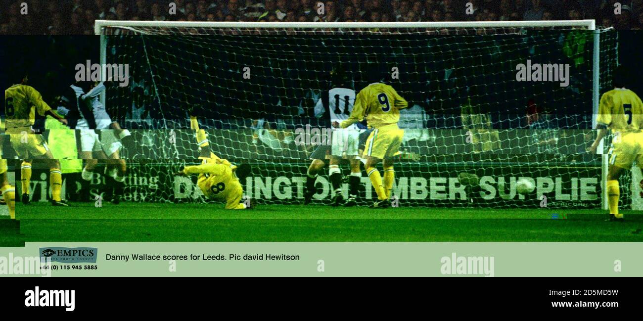 Rod Wallace scores for Leeds Stock Photo - Alamy