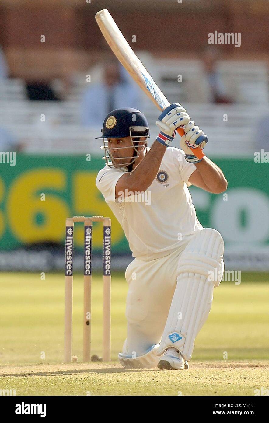 Ms dhoni hi-res stock photography and images - Alamy