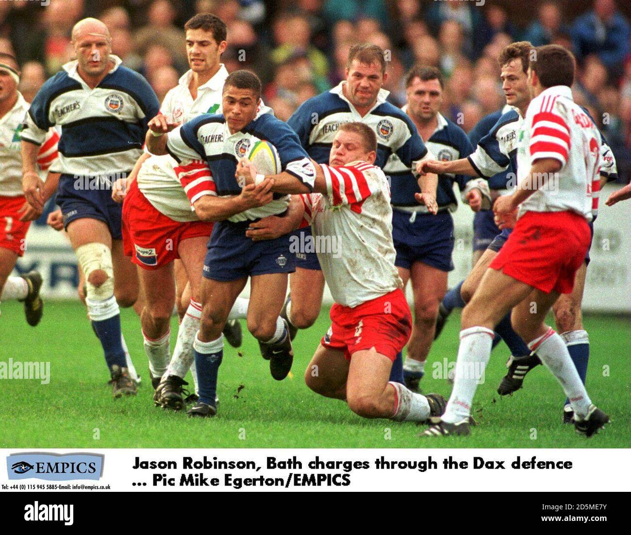 Jason Robinson, Bath charges through the Dax defence Stock Photo - Alamy