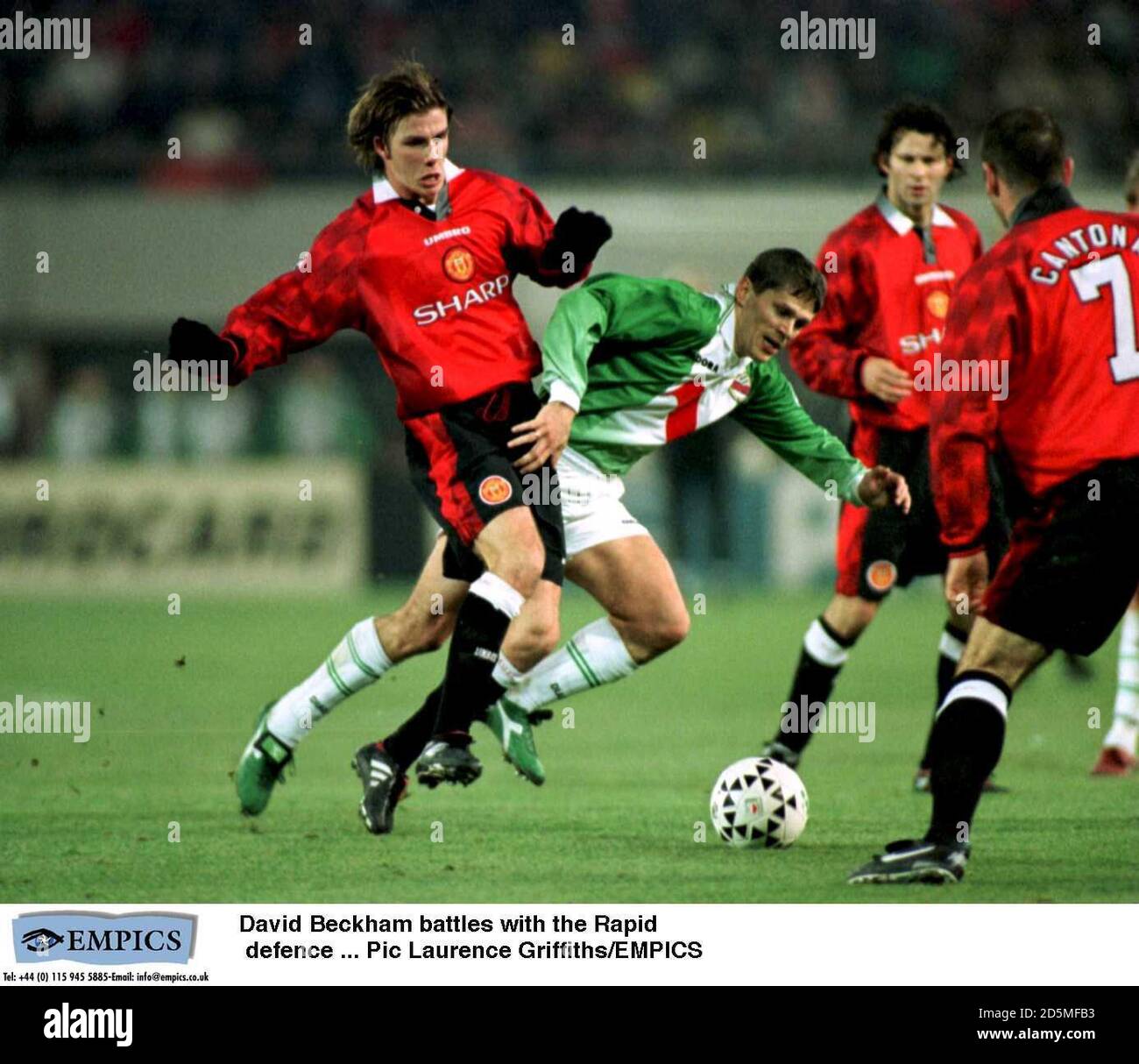 David Beckham battles with the Rapid defence Stock Photo - Alamy