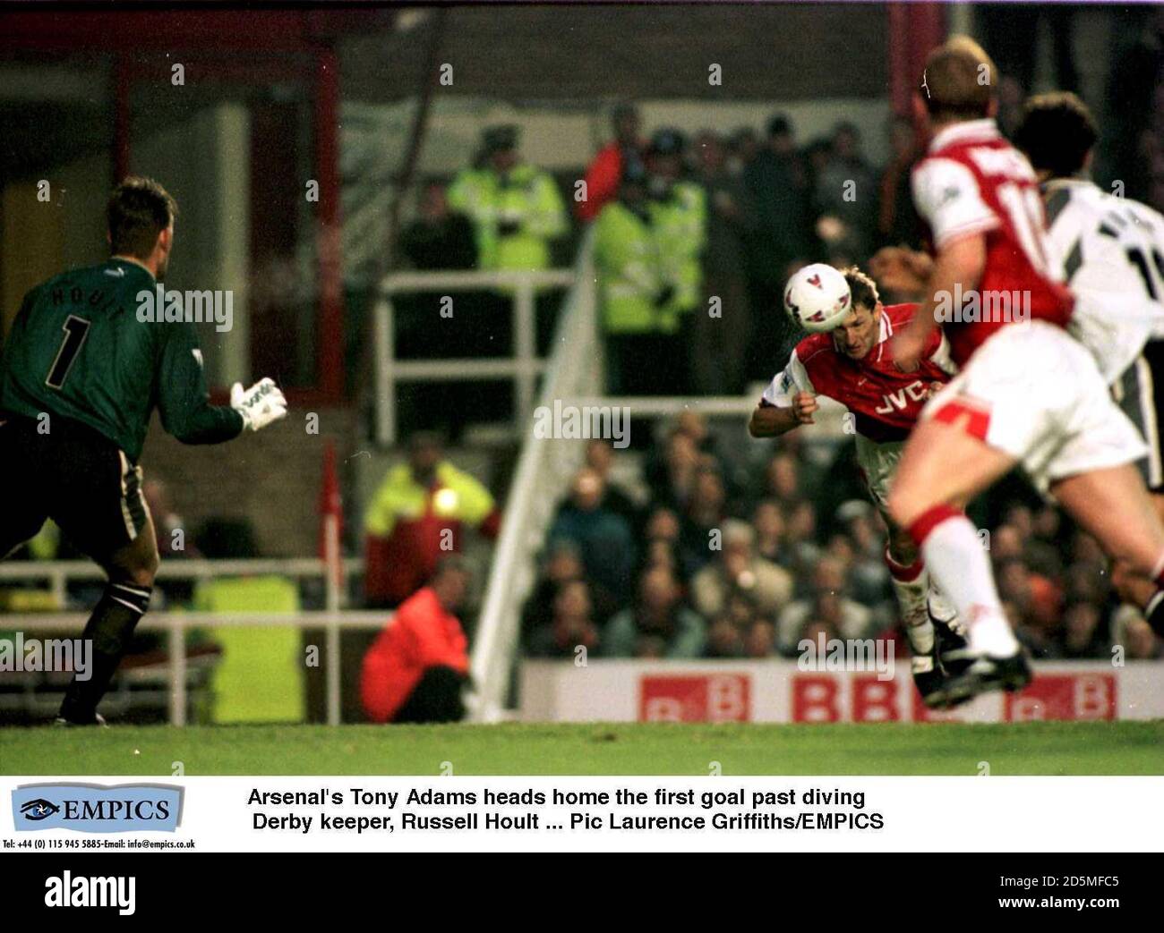Soccer tony adams hi-res stock photography and images - Alamy