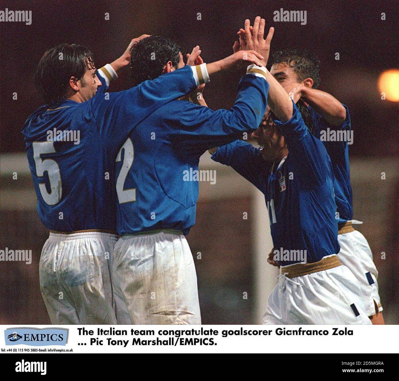 The Italian team congratulate goalscorer Gianfranco Zola Stock Photo ...