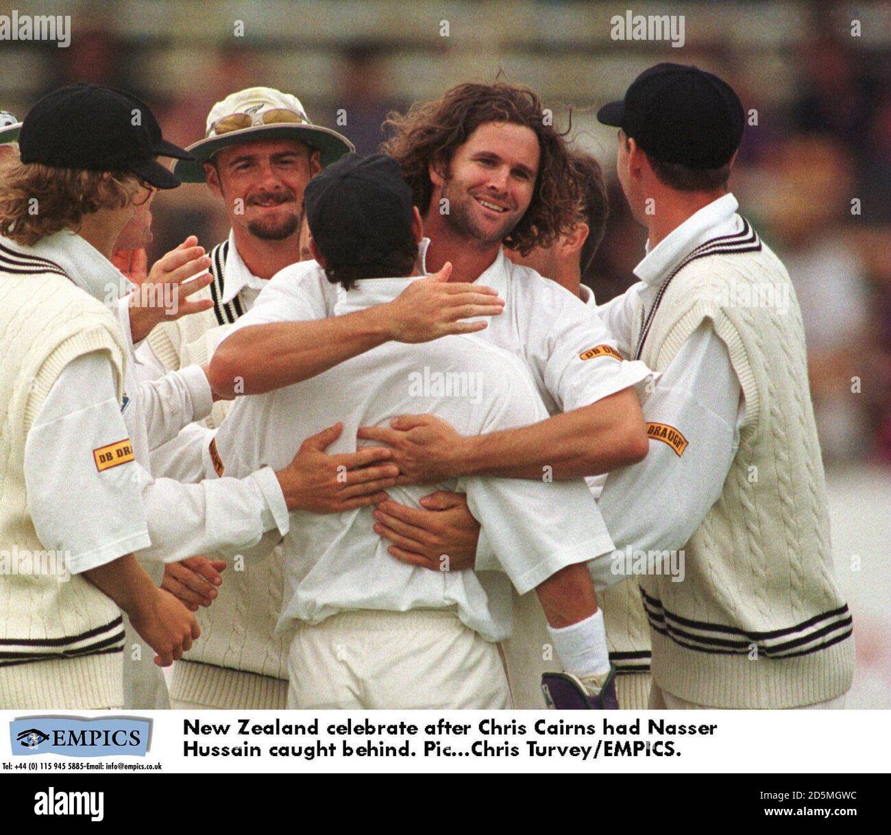 New Zealand celebrate after Chris Cairns had Nasser Hussain caught ...