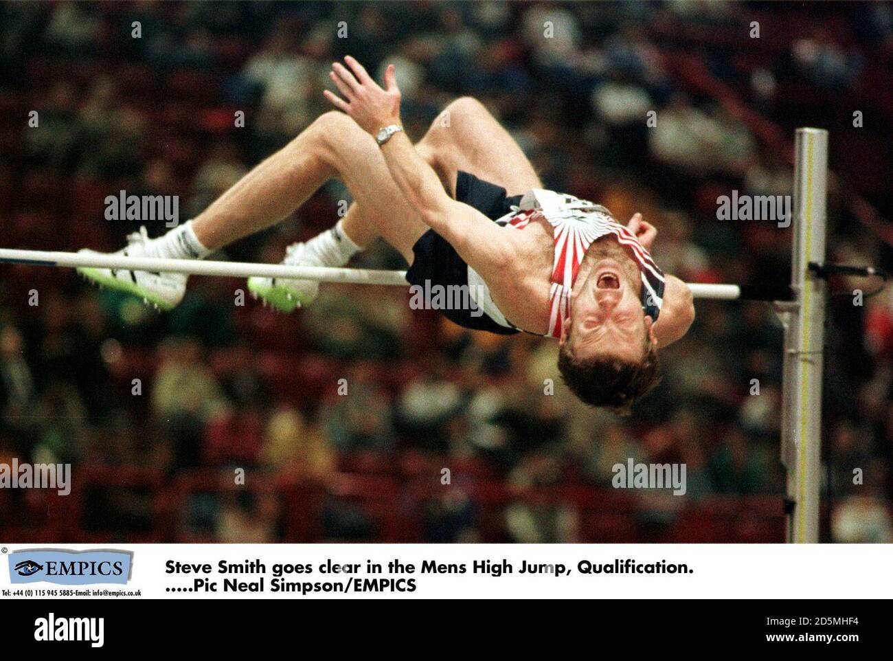 Mens high jump qualification hi-res stock photography and images - Alamy