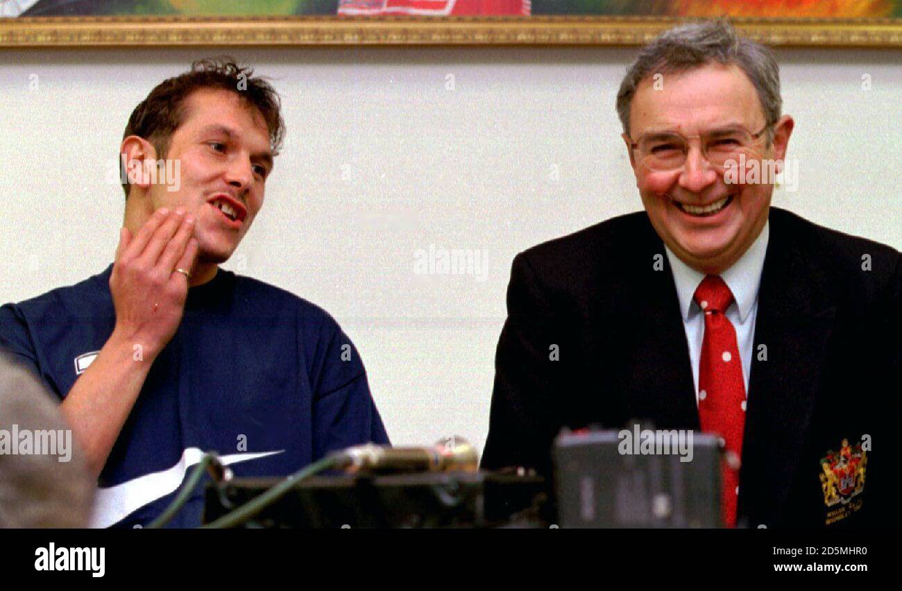 Tony Smith signs for Wigan Stock Photo - Alamy