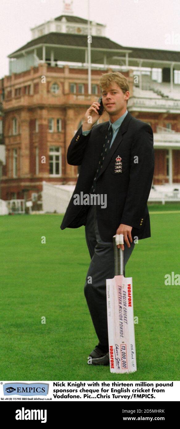 Million pound cheque hi-res stock photography and images - Alamy