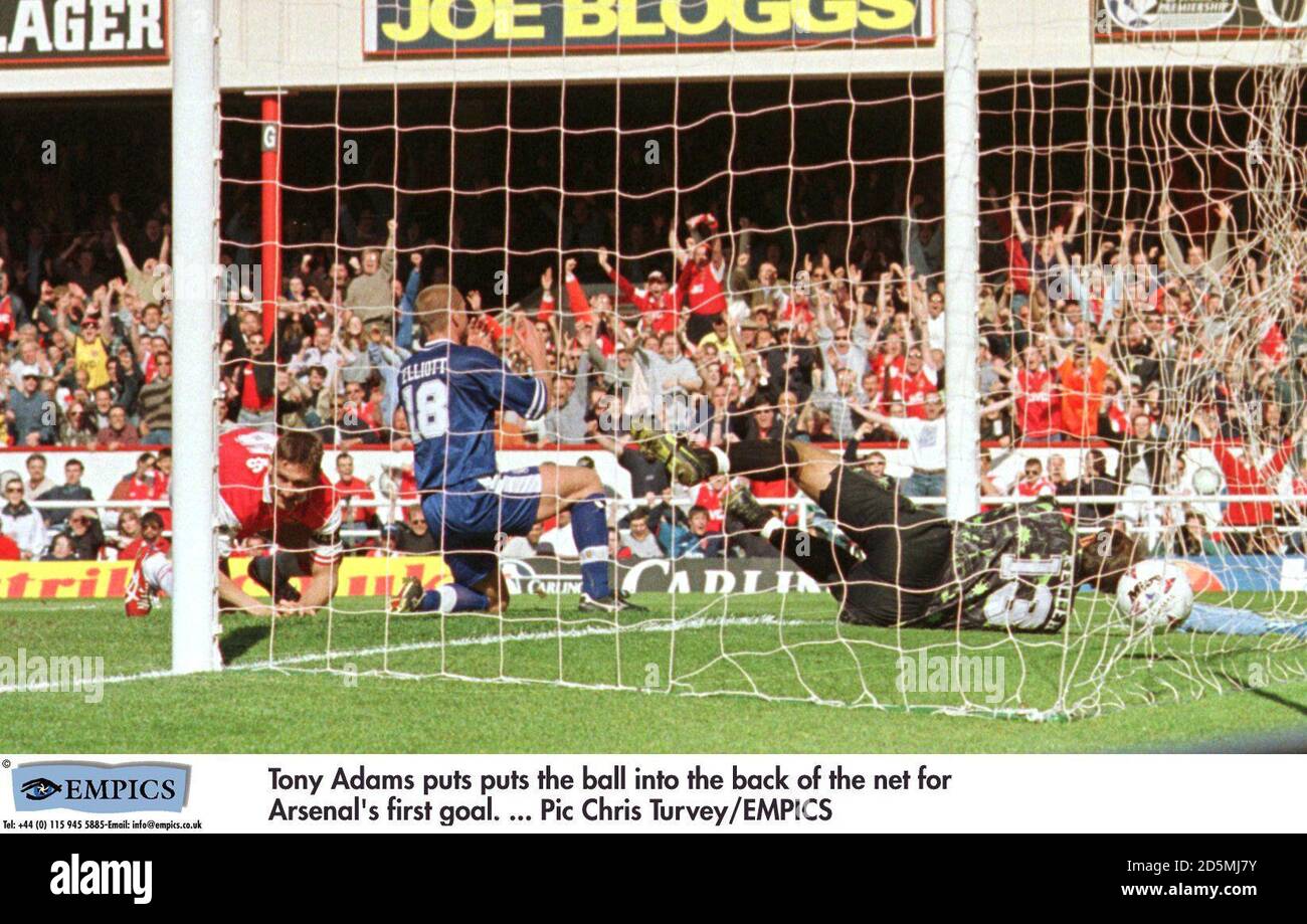 Soccer tony adams hi-res stock photography and images - Alamy