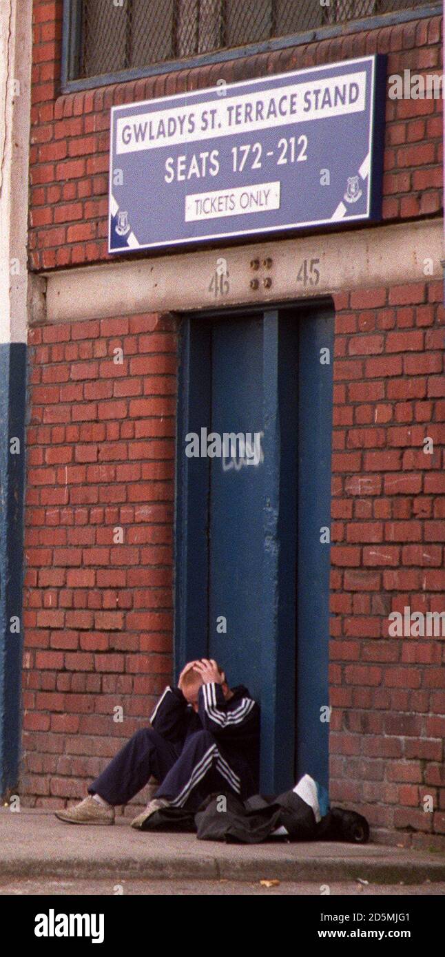 Goodison gates hi-res stock photography and images - Alamy