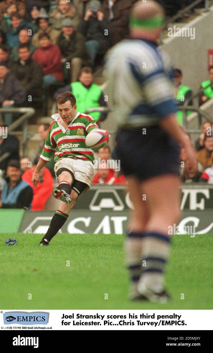 Joel Stransky scores his third penalty for Leicester Stock Photo - Alamy