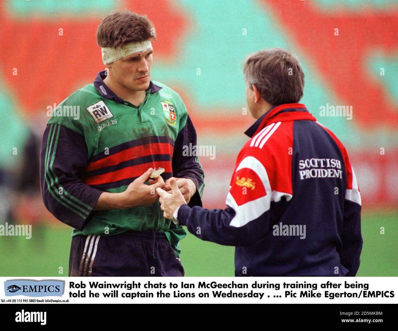Rob Wainwright chats to Ian McGeechan during training after being told ...