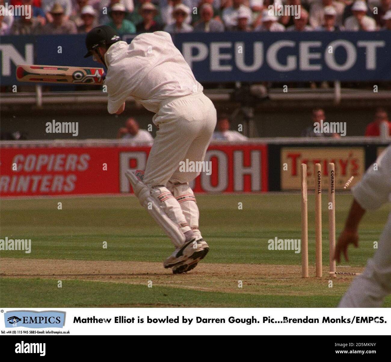 Cricket matthew elliot hi-res stock photography and images - Alamy