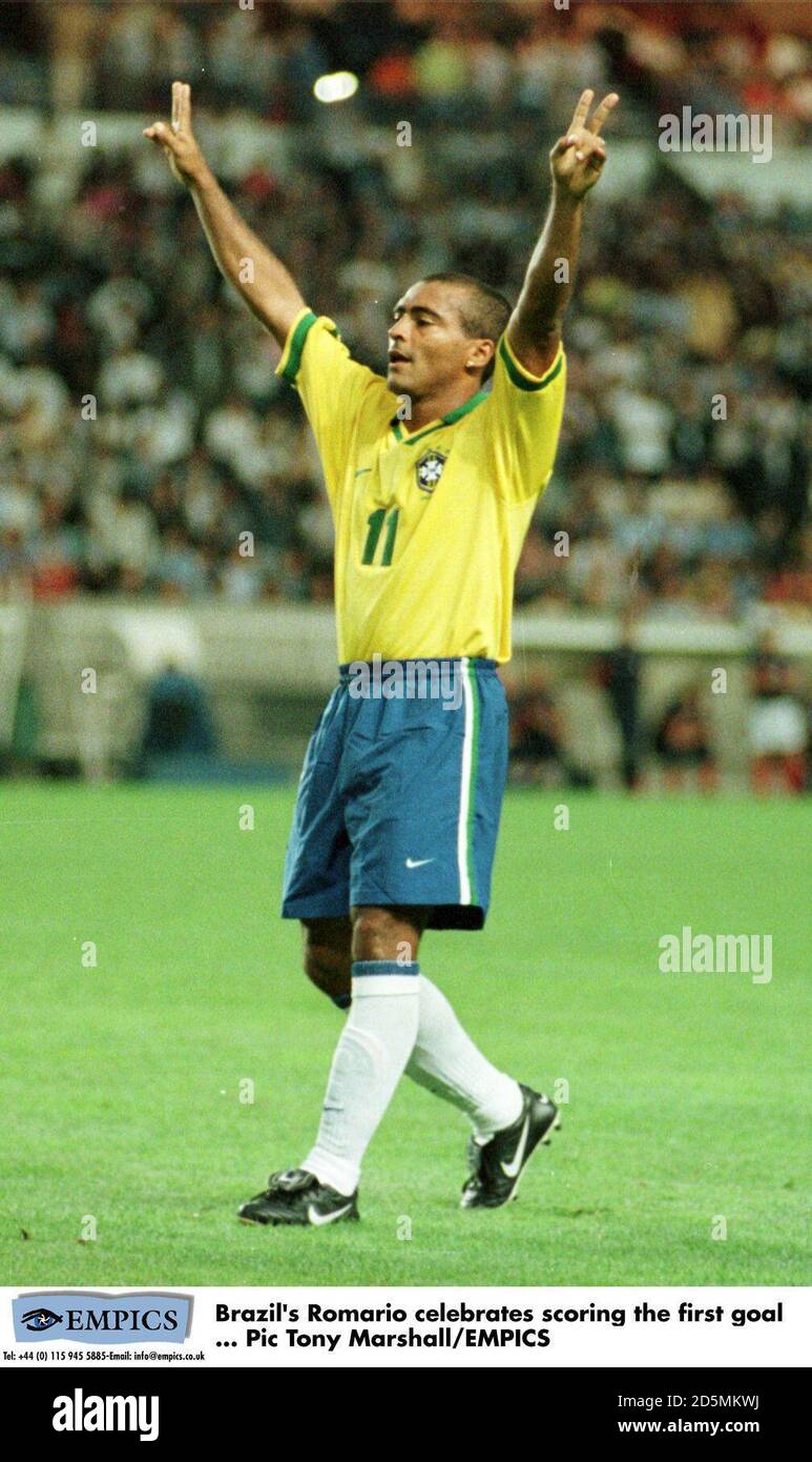 Brazil's Romario celebrates scoring the first goal Stock Photo - Alamy