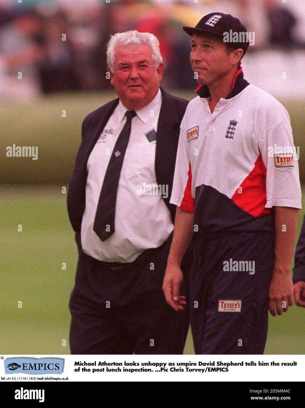 David shepherd cricket umpire hi-res stock photography and images - Alamy