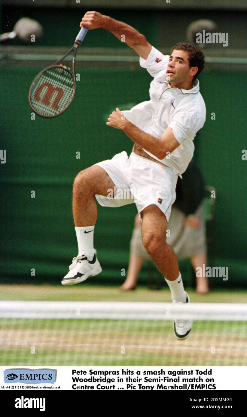 Semi final match on centre court hi-res stock photography and images - Alamy
