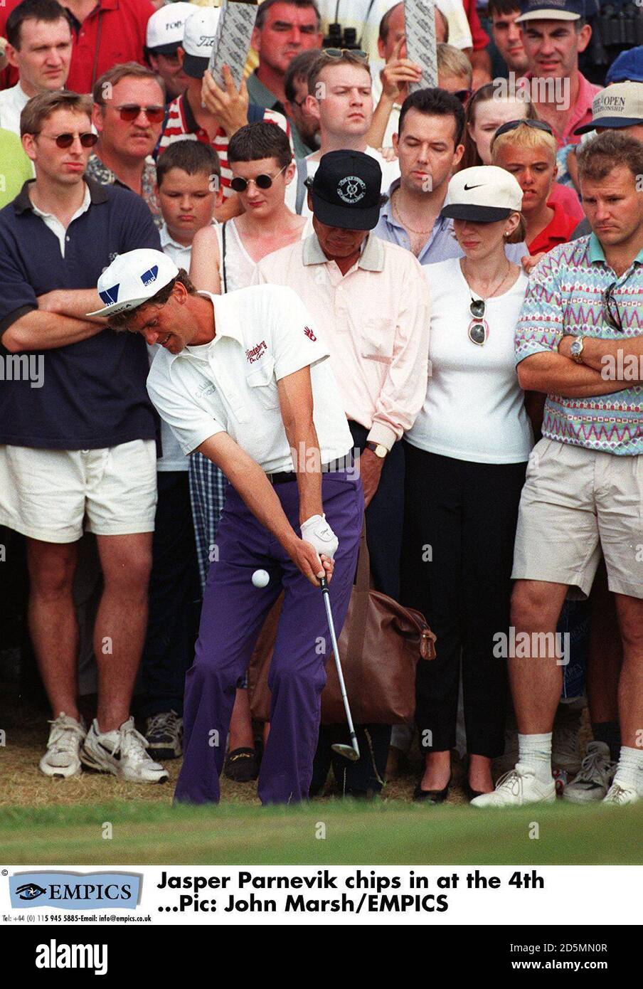 Jasper Parnevik chips in at the 4th Stock Photo - Alamy