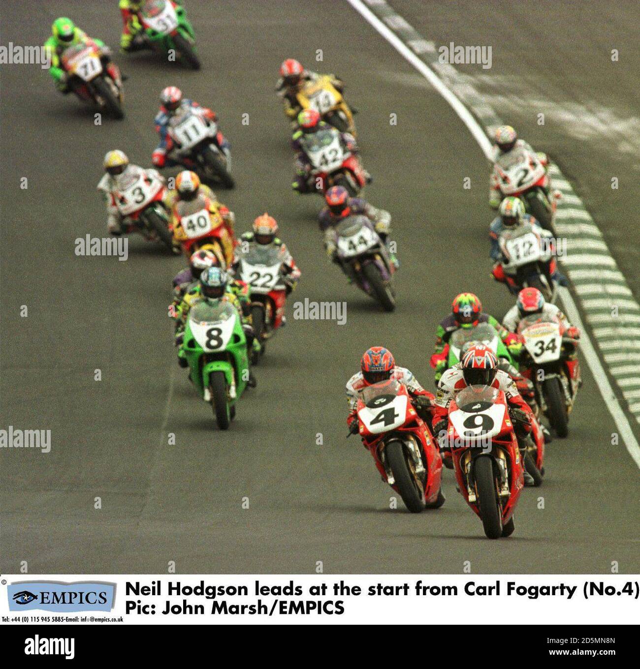 Neil Hodgson leads at the start from Carl Fogarty (No.4 Stock Photo - Alamy