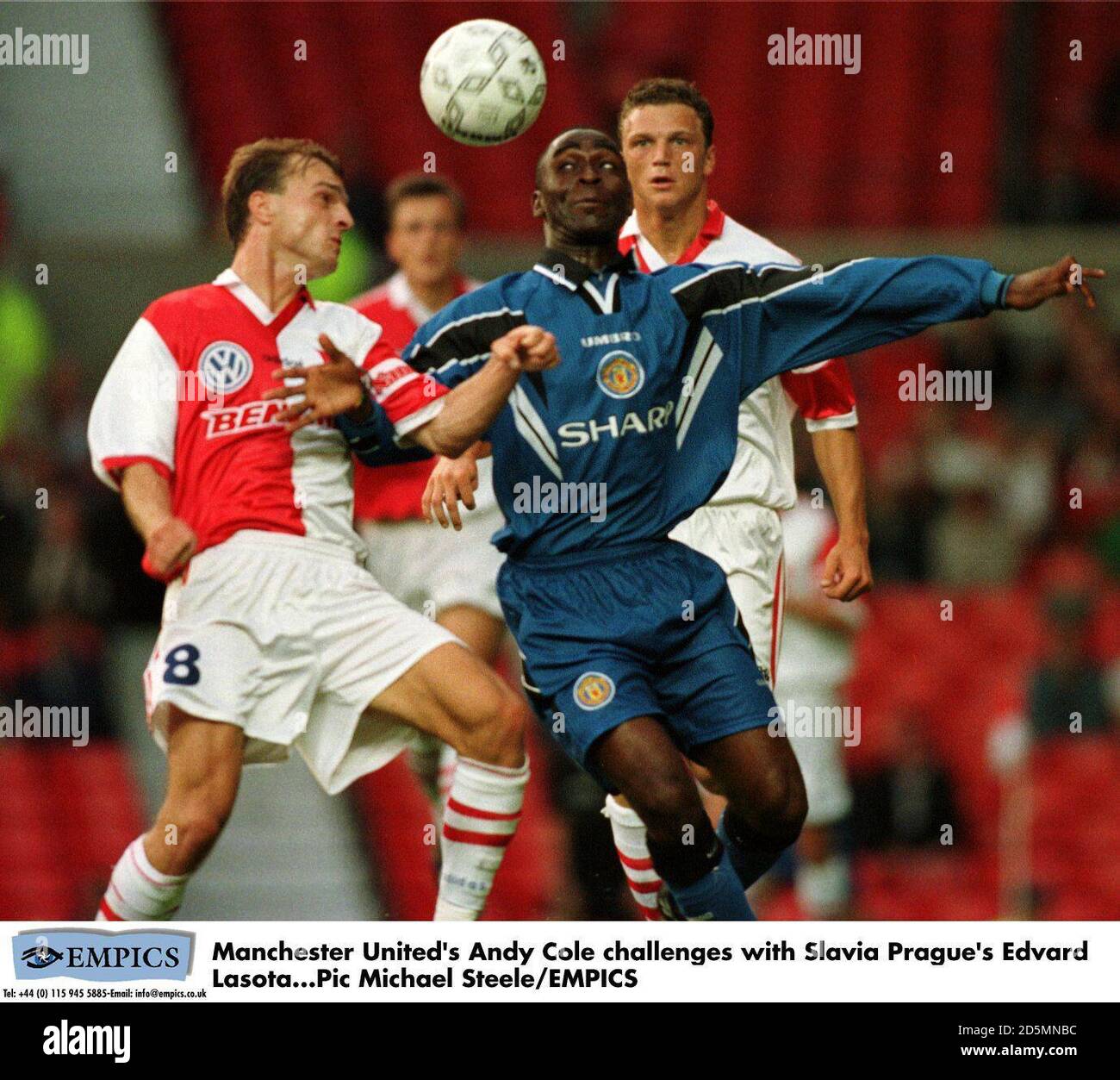 Manchester United's Andy Cole challenges with Slavia Prague's ...