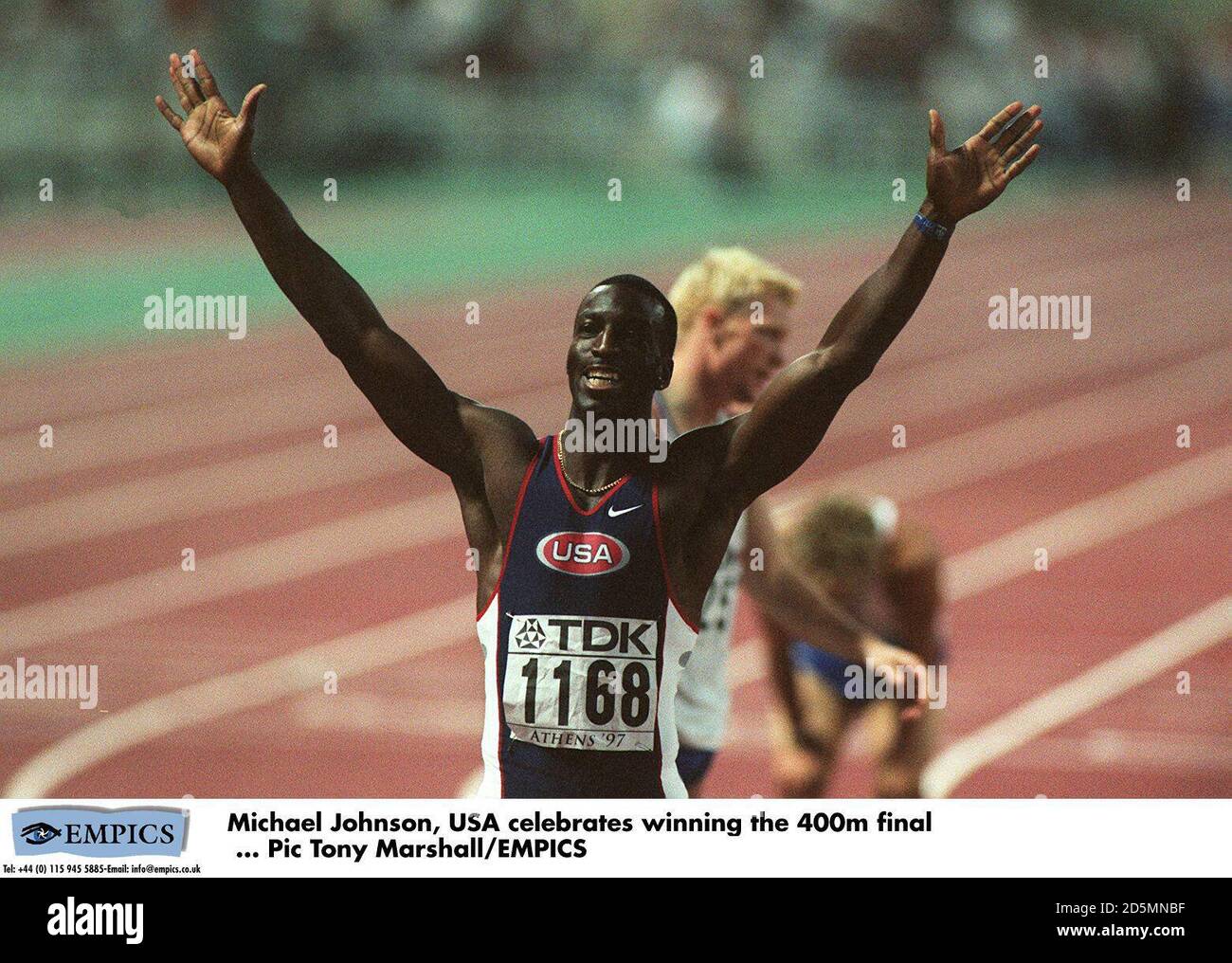 Michael Johnson, USA celebrates winning the 400m final Stock Photo - Alamy